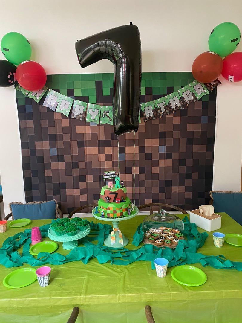 Minecraft party wall decor, 2 banners and cake toppers, Hobbies & Toys ...