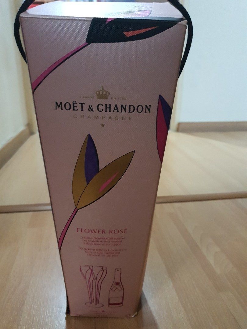 Moet & Chandon Champagne Glass, Furniture & Home Living, Kitchenware ...
