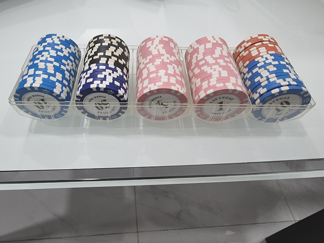 Poker/ Mahjong chips, Hobbies & Toys, Toys & Games on Carousell