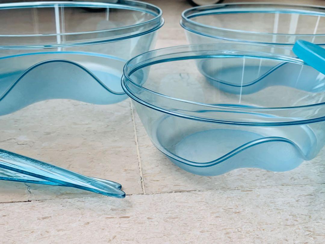 Tupperware blue round containers serving set, TV & Home Appliances ...