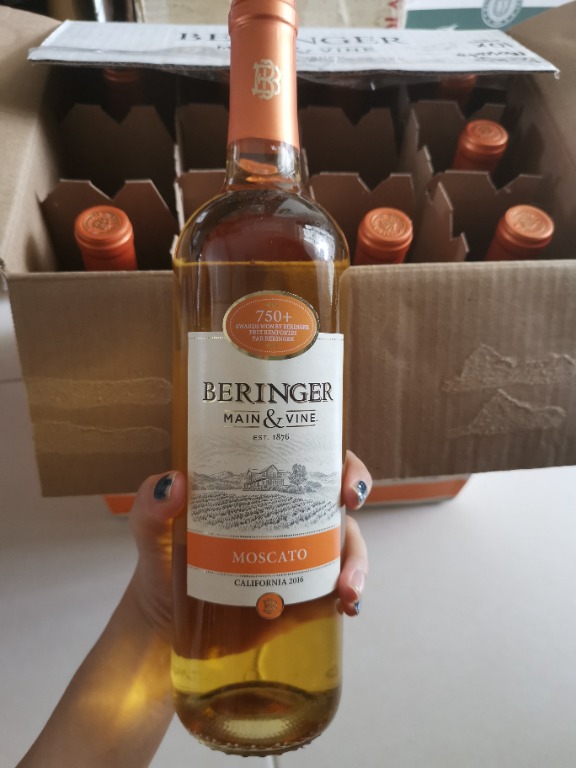 ALCOHOL SALE Beringer Moscato x 12 bottles, Food & Drinks, Alcoholic ...