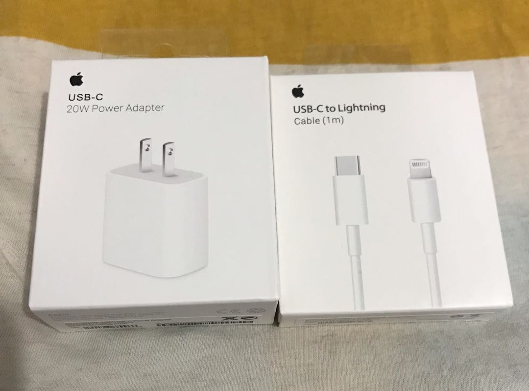 Apple iPhone Charger 20 watts adapter and Usb c to Lightning cable ...