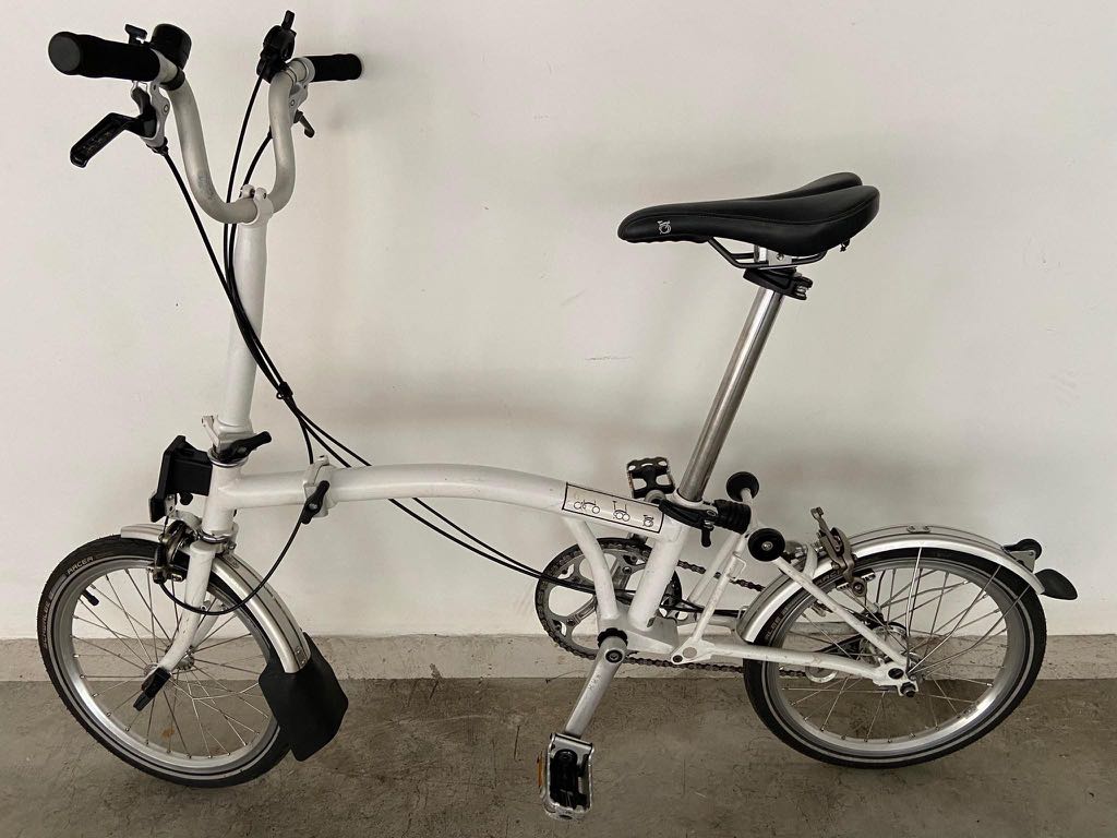 Brompton (white), Sports Equipment, Bicycles & Parts, Bicycles on Carousell