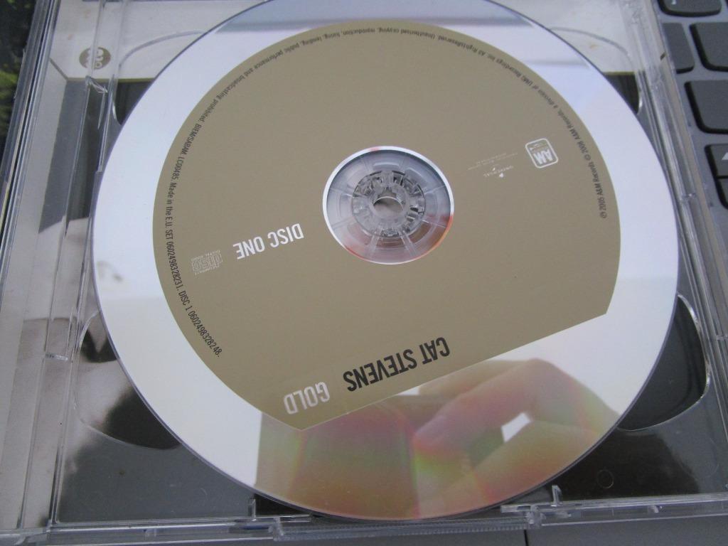 Cat Stevens - GOLD 歐版 32首金曲精選, 興趣及遊戲, 收藏品及紀念品, 明星周邊 - Carousell