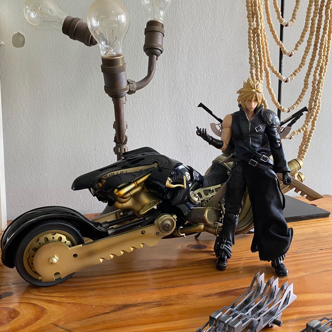 FINAL FANTASY VII ADVENT CHILDREN PLAY ARTS -KAI- CLOUD STRIFE & FENRIR ...