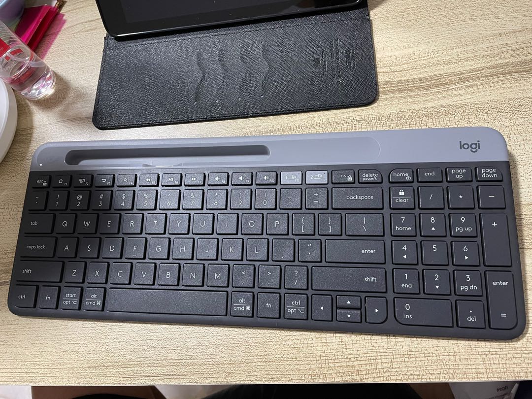 Logi k580 slim wireless multi device keyboard, Computers & Tech, Parts ...