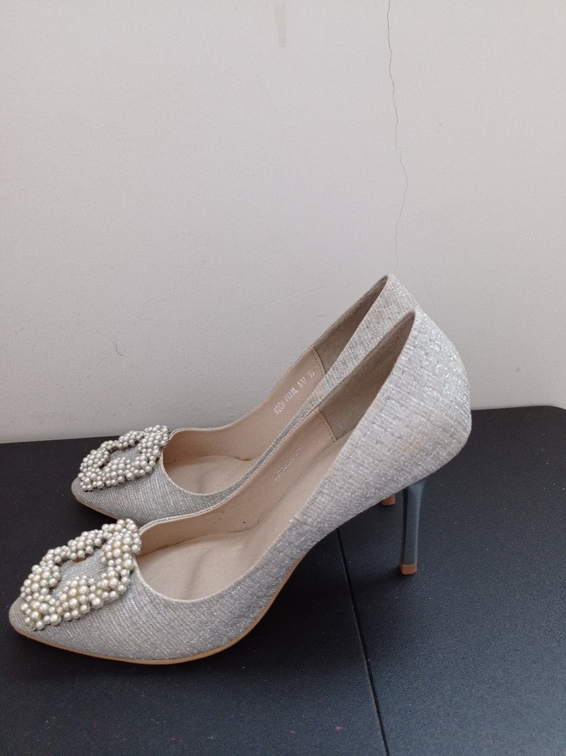 Sepatu Pesta Silver, Fesyen Wanita, Sepatu di Carousell