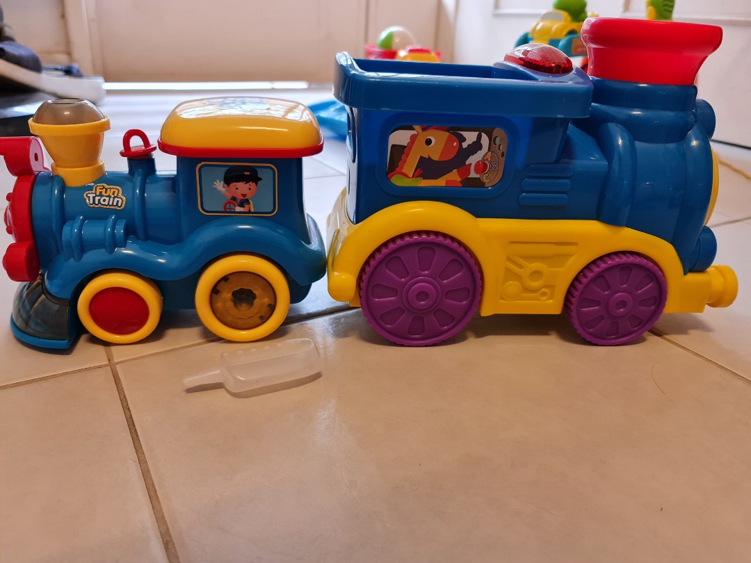 Train with steam and pop balls, Hobbies & Toys, Toys & Games on Carousell