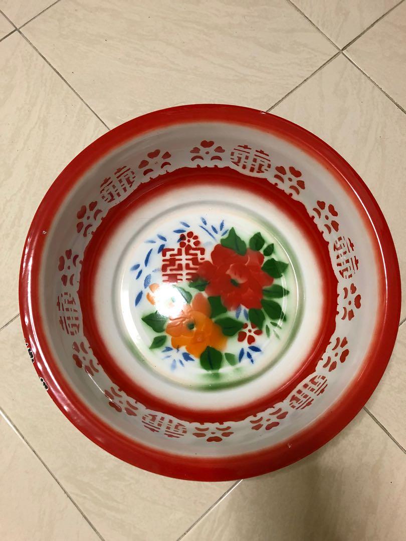Vintage Enamel Basin, Metal retro basin, Wedding Items, Hobbies & Toys ...