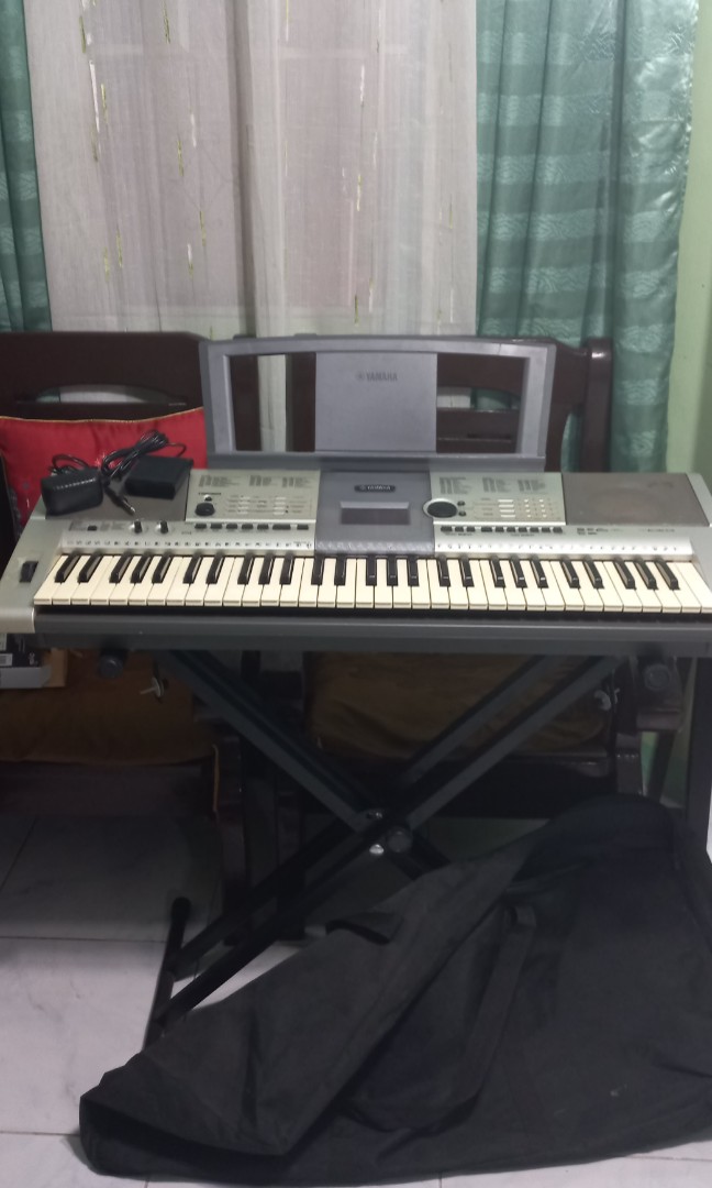 Yamaha psr e403 keyboard, Hobbies & Toys, Music & Media, Musical ...