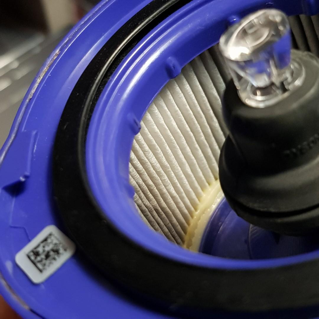 DYSON V6 Vacuum + Hepa filter + wall mount dock charger + brush motor ...
