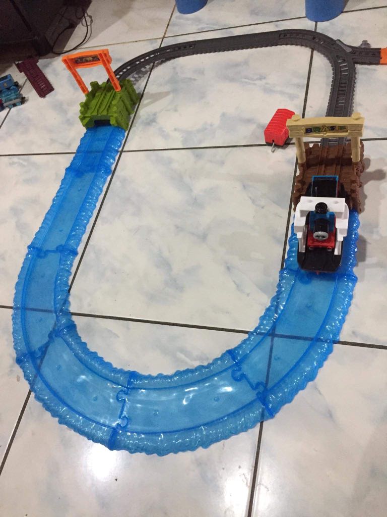 Fisher-Price Thomas & Trains Sea and Boat rail set, Hobbies & Toys ...