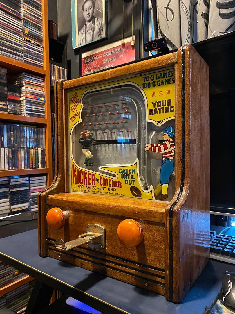 Football “Kicker & Catcher” Penny Coin-Op Game., Hobbies & Toys ...