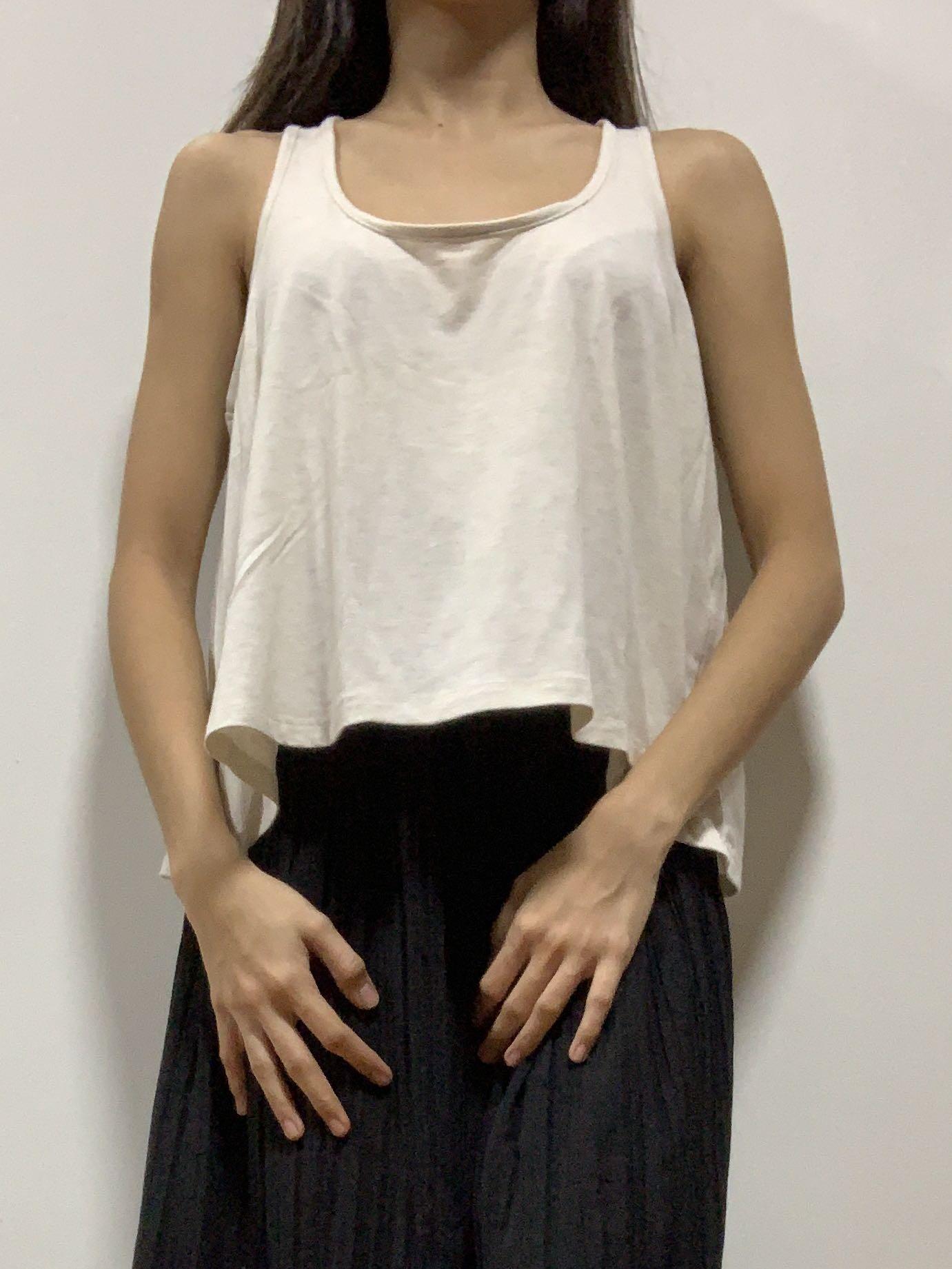 Hanging crop top, Women's Fashion, Tops, Sleeveless on Carousell