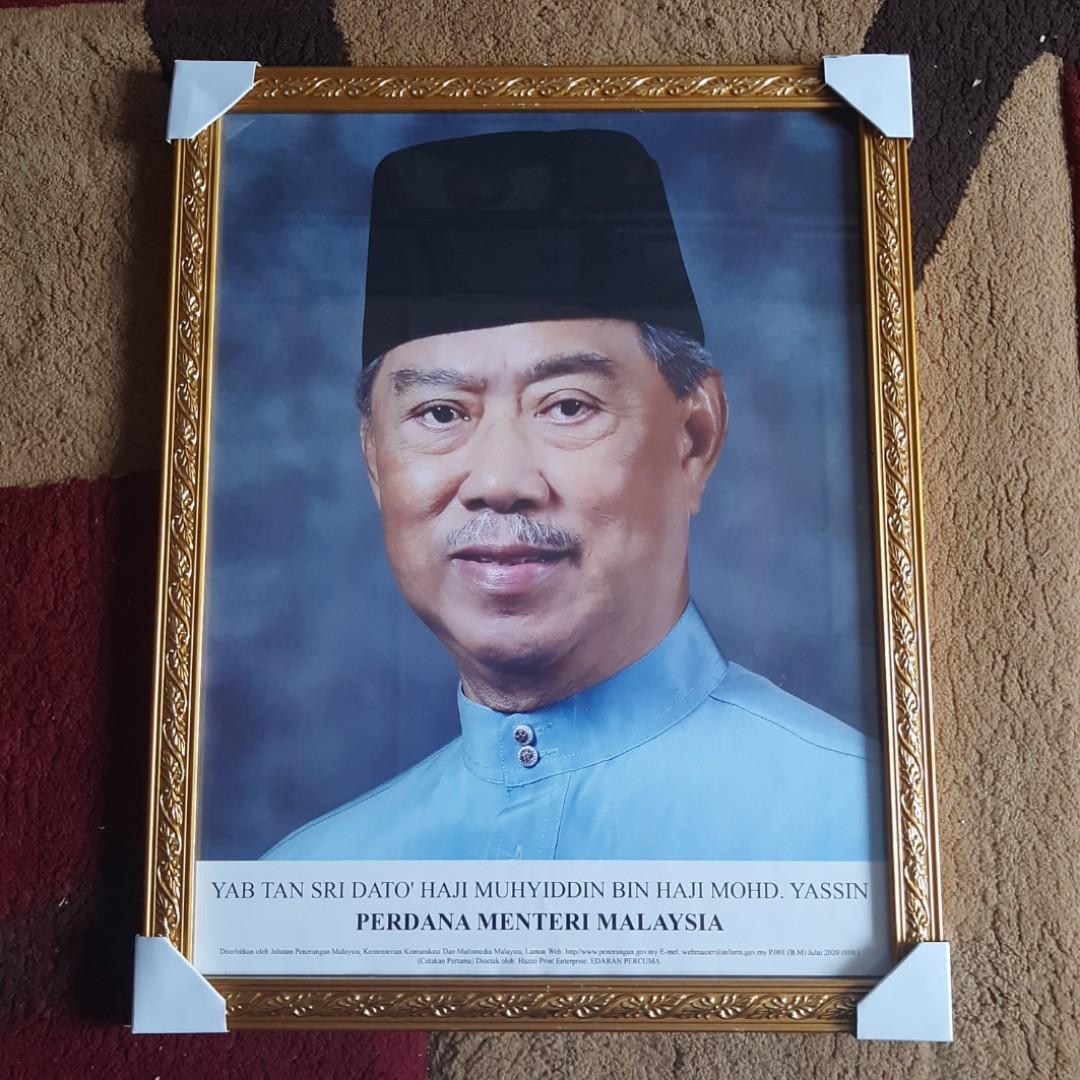 Potret Perdana Menteri Tan Sri Muhyiddin Yassin, Furniture & Home ... Potret Perdana Menteri Tan Sri Muhyiddin Yassin, Furniture & Home ...