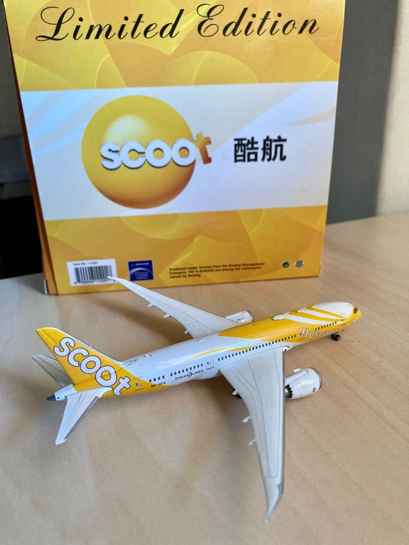 Scoot Boeing 787-8 Dreamliner 1:400 Phoenix Model, Hobbies & Toys, Toys ...