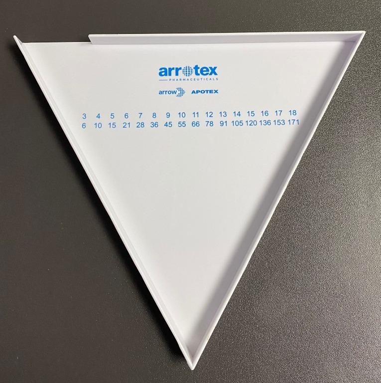 Tablet Counting Triangle 三角形數藥丸盤 [AD0131], 傢俬＆家居, 廚具和餐具, 餐桌布和紡織布品 ...