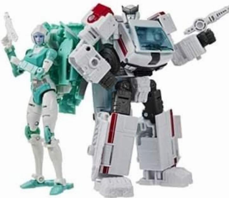 Transformers medic ratchet life line Amazon Exclusive instock, Hobbies ...