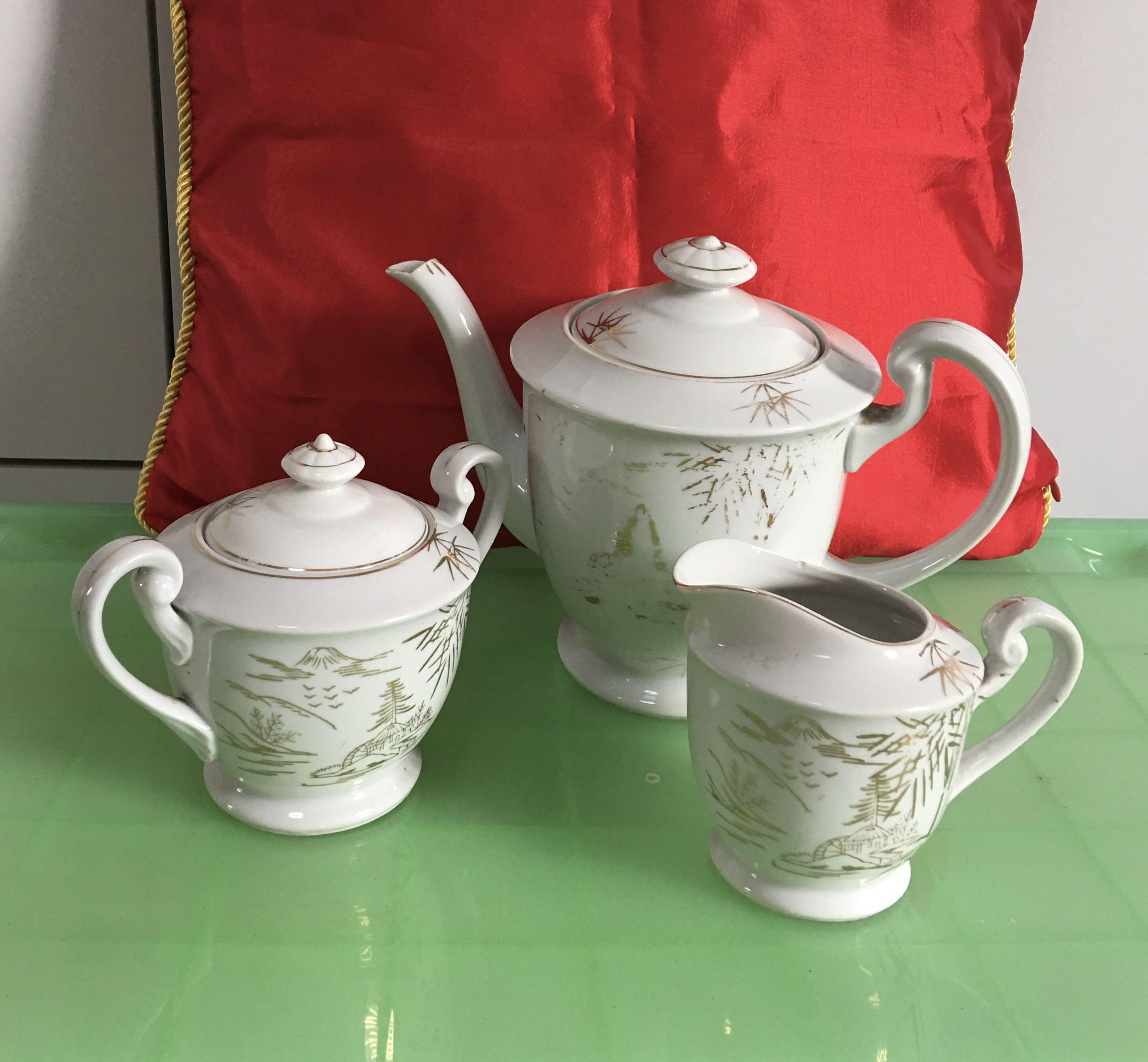 Vintage Teapot etc for western tea appreciation, Hobbies & Toys ...