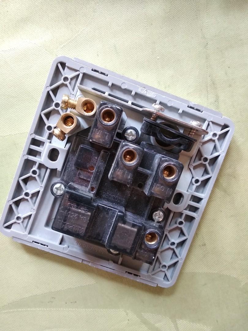 clipsal fuse 制, 家庭電器, 轉插器及插頭 - Carousell