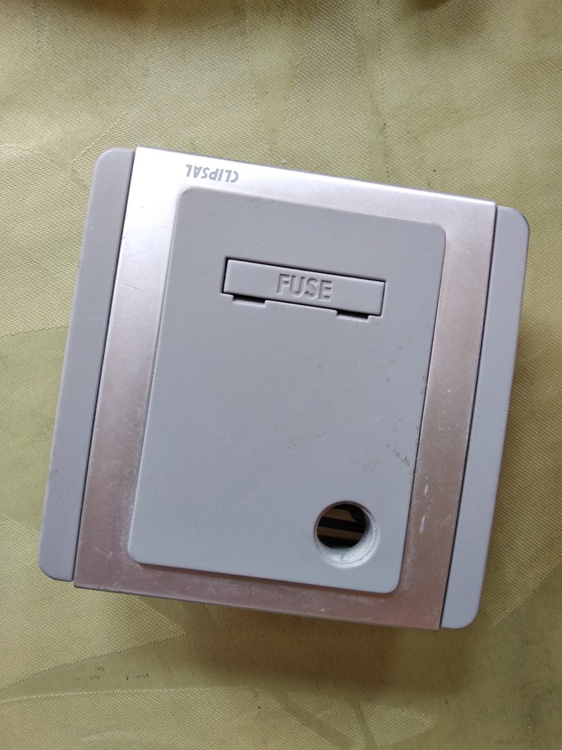 clipsal fuse 制, 家庭電器, 轉插器及插頭 - Carousell