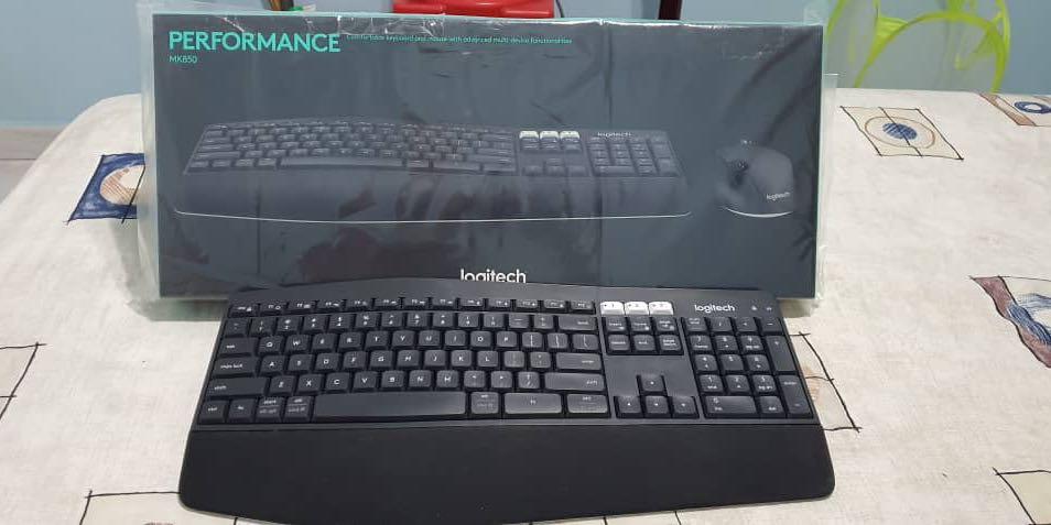 Logitech MK850 Performance Multi-Device Bluetooth Wireless Keyboard ...
