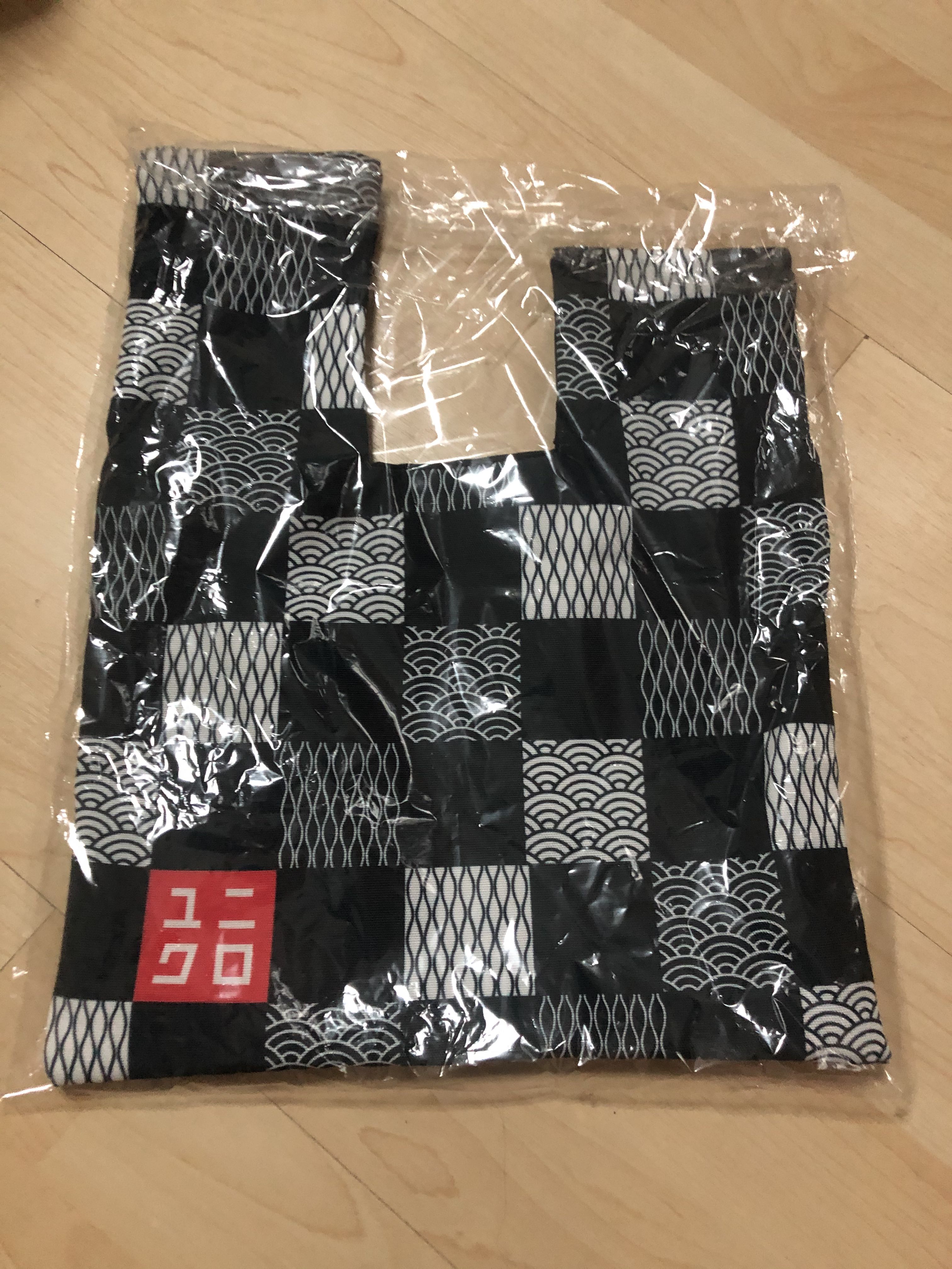 Uniqlo pouch, Women's Fashion, Bags & Wallets, Purses & Pouches on ...