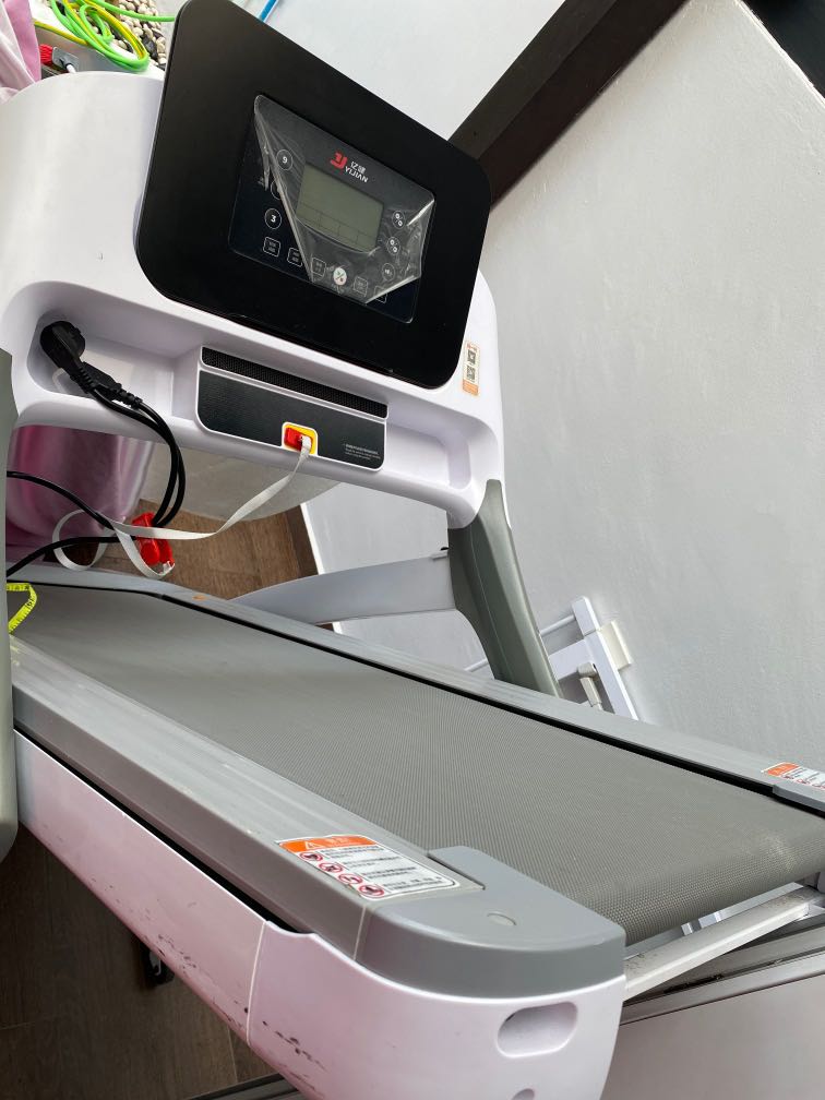 Yijian Treadmill, Sports Equipment, Exercise & Fitness, Cardio ...