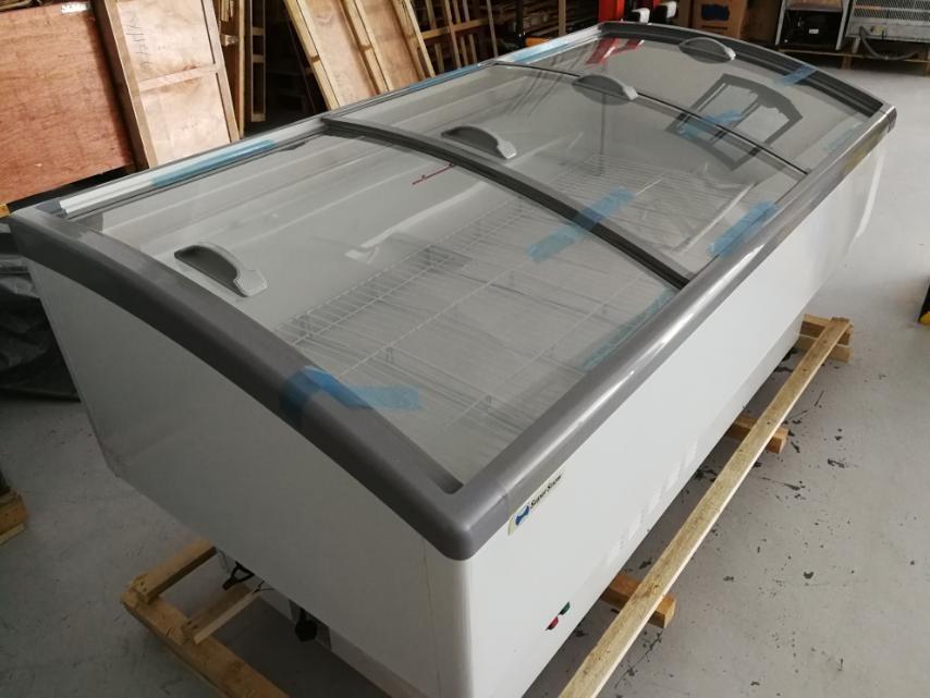 2 METERS ISLAND DISPLAY FREEZER, Looking For on Carousell