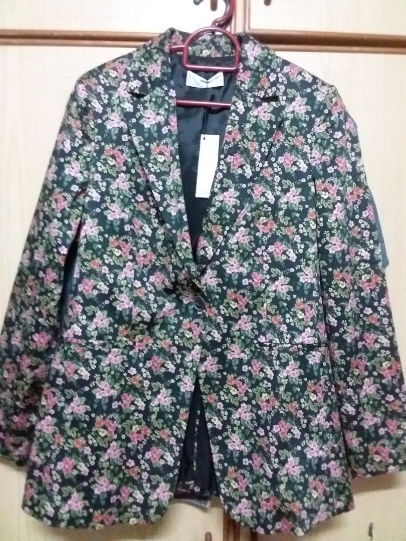 Beautiful Floral Jacket, Women's Fashion, Coats, Jackets and Outerwear ...