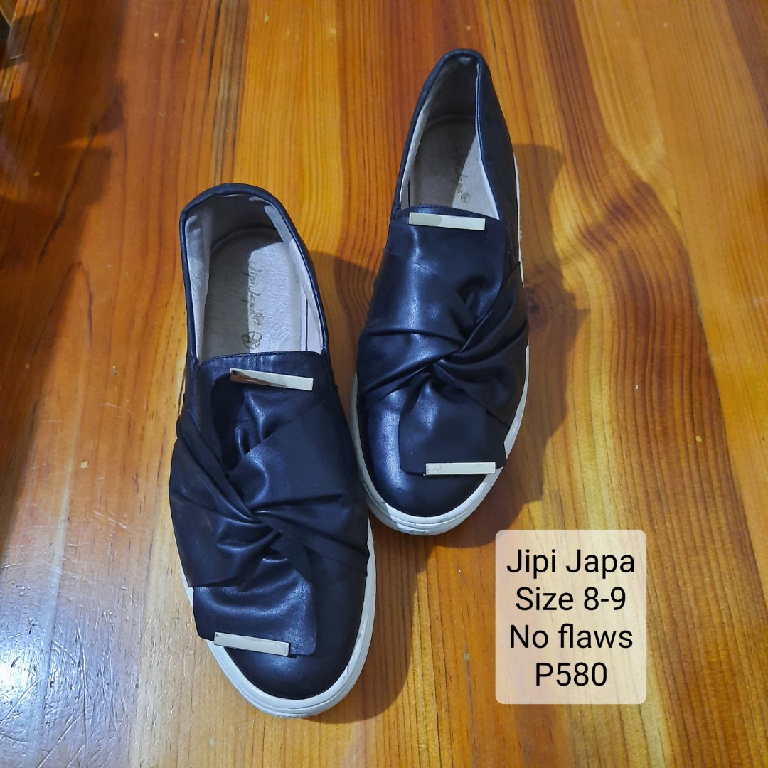 Jipi Japa Slip On, Women's Fashion, Footwear, Loafers on Carousell