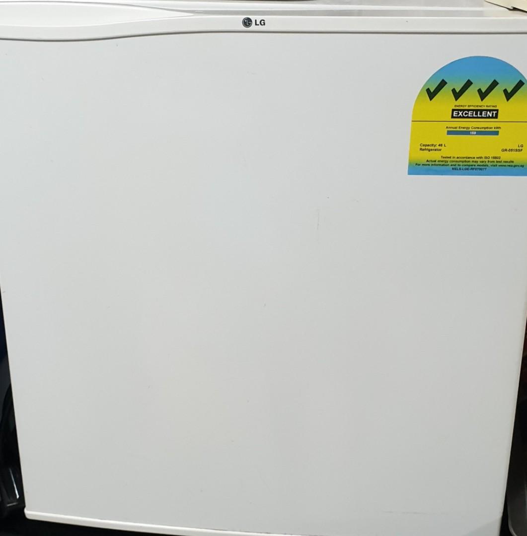 LG mini bar fridge, TV & Home Appliances, Kitchen Appliances ...