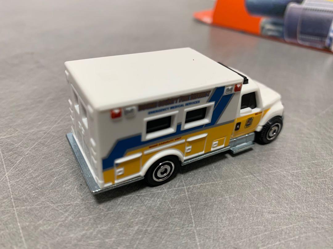 Matchbox Rescue : International Ambulance, Hobbies & Toys, Toys & Games ...