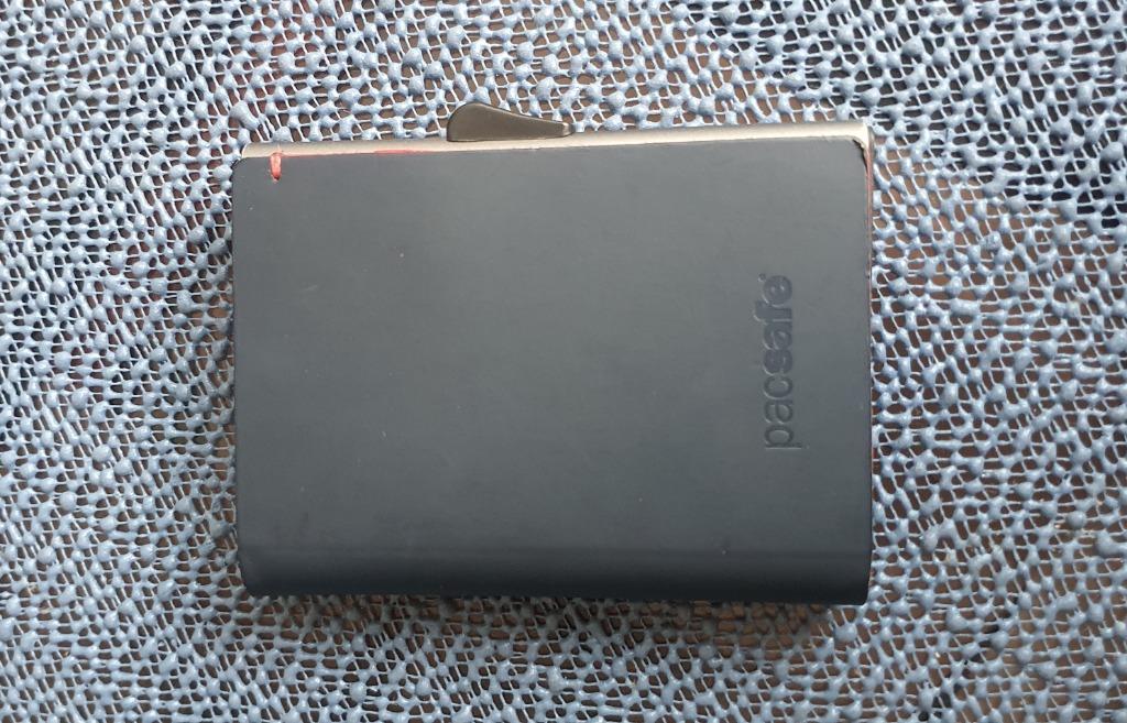 Pacsafe RFIDsafe Tec slider, Men's Fashion, Watches & Accessories ...