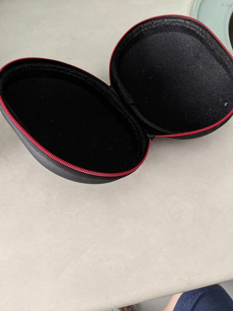 Hard Shell Headset Travel Casing with carabana, Audio, Headphones ...