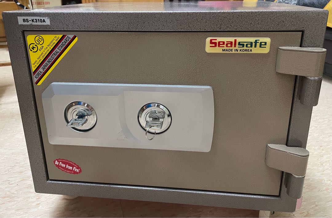 防火夾萬Korea safe box, 傢俬＆家居, 保安及門鎖 , 夾萬 - Carousell