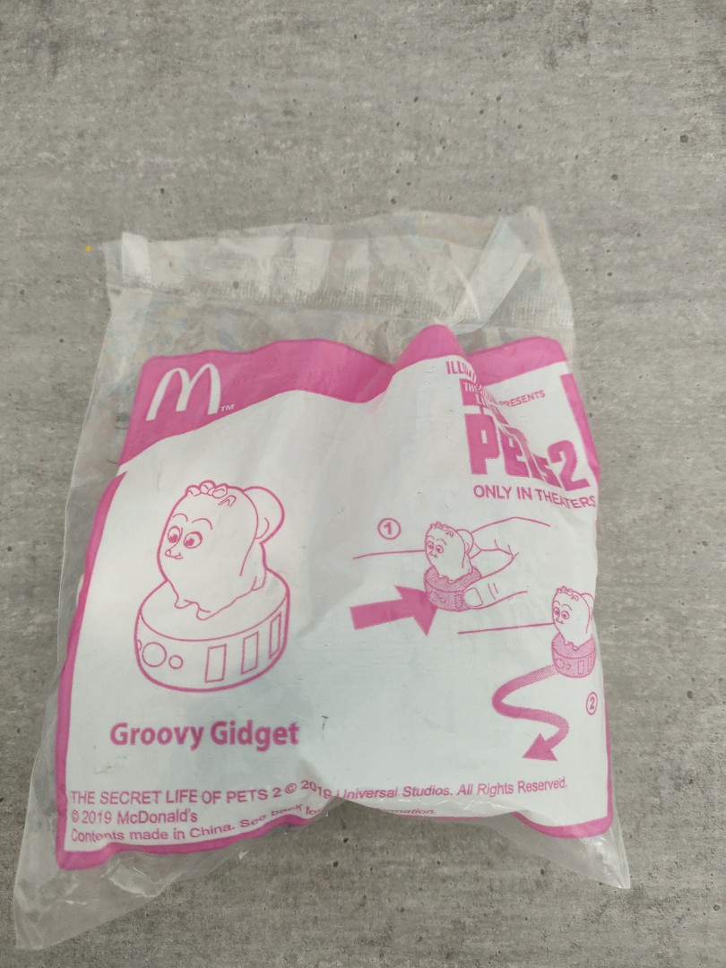 Mainan Anak Happy Meal Pets 2 Groovy Gidget segel, Bayi & Anak, Mainan ...