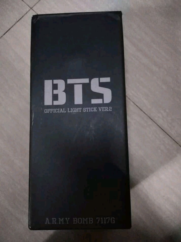 Official BTS Army Bomb Ver. 2, Hobbies & Toys, Memorabilia ...