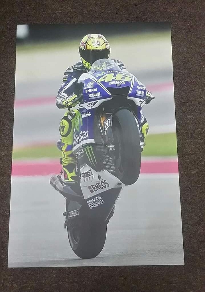 [POSTER] YAMAHA VR46, VALENTINO ROSSI PRINTABLE POSTER, ROOM WALL ART ...