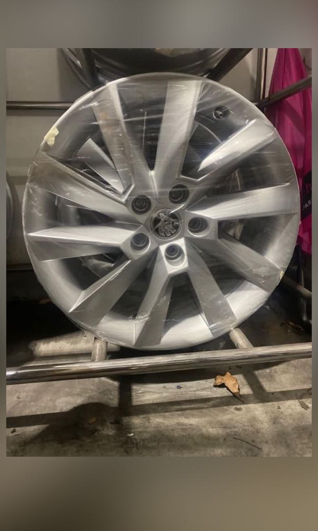Skoda 17inch rim, Car Accessories, Tyres & Rims on Carousell