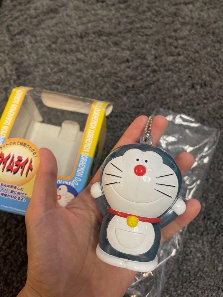 叮噹 多啦A夢 Doraemon Run A Fujiko-Pro. 手提電筒, 興趣及遊戲, 玩具 & 遊戲類 - Carousell