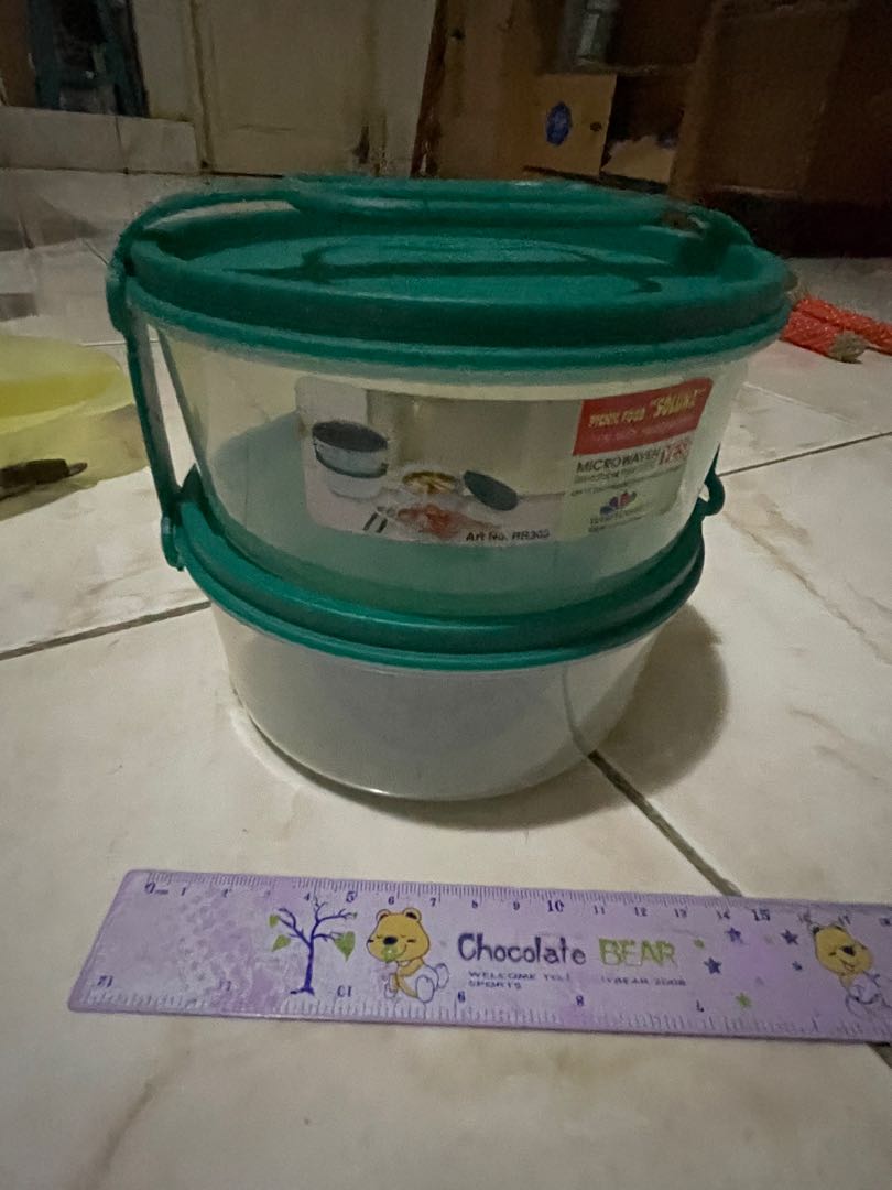 NEW container makan bulat tumpuk, Kitchen & Appliances di Carousell