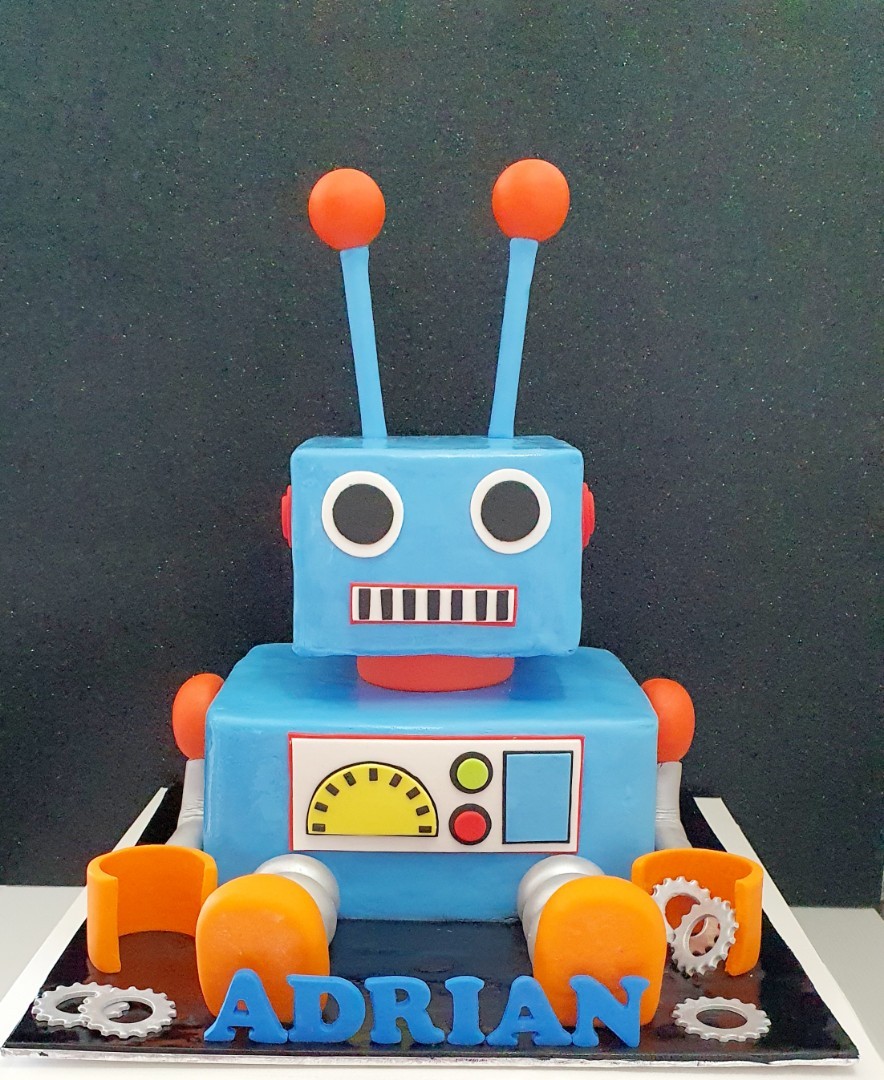 Robot Cake, Food & Drinks, Homemade Bakes on Carousell