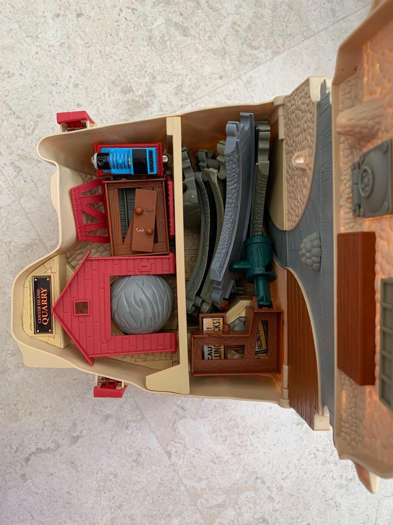 Thomas- Center Island Quarry Portable Set, Hobbies & Toys, Toys & Games ...