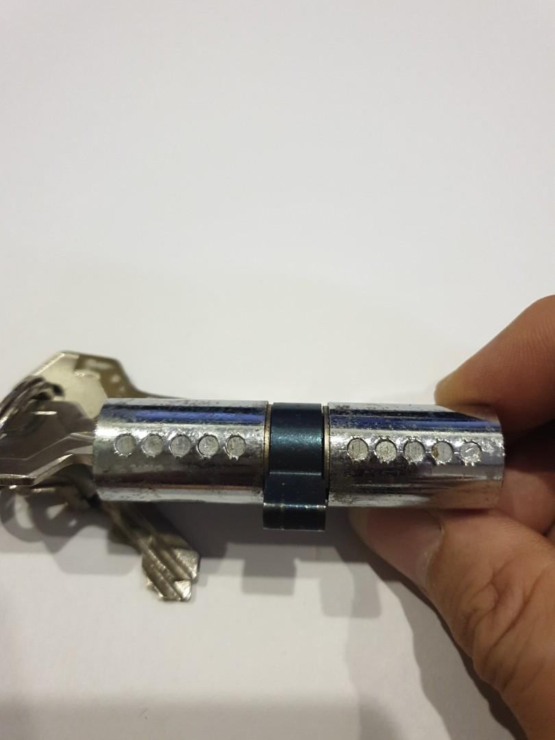 Yale Cylinder 5 pin lock, Furniture & Home Living, Security & Locks ...