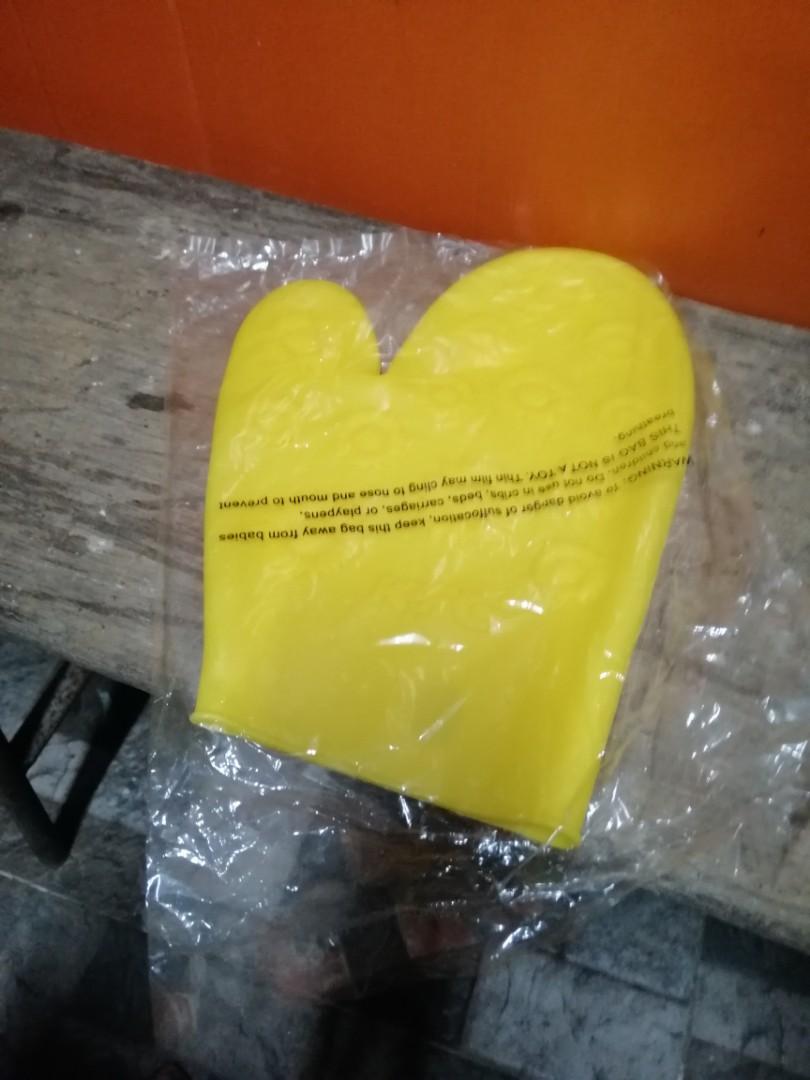 Glove getah kfc, Hobbies & Toys, Collectibles & Memorabilia, Vintage ...