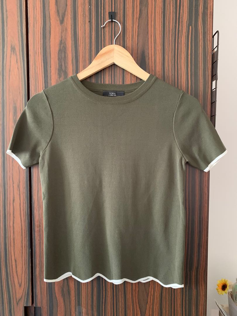 $5 each if you take more than 2 pieces Olive green top sizeS 墨绿色上衣 ...