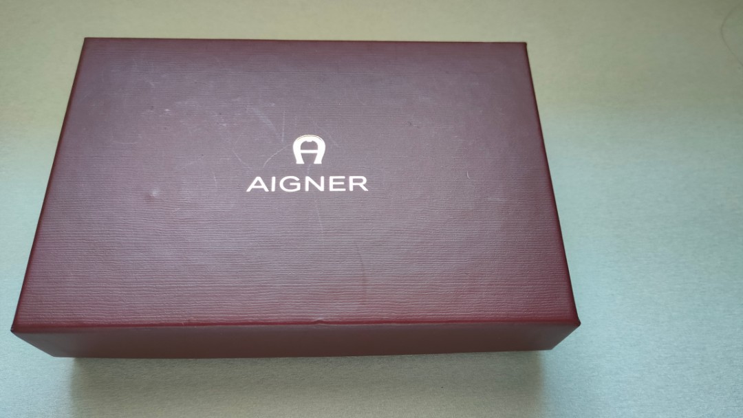 Aigner gift box, Looking For on Carousell