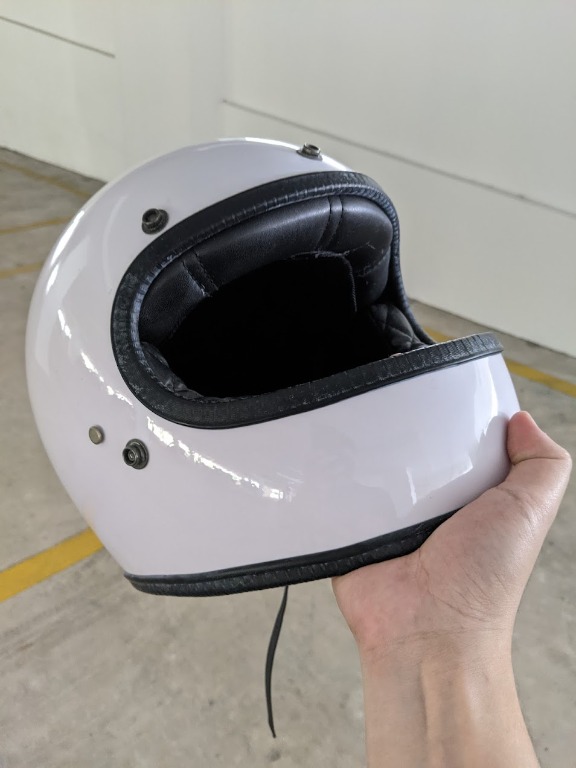 Full face motorcycle helmet retro white, Auto Accessories on Carousell
