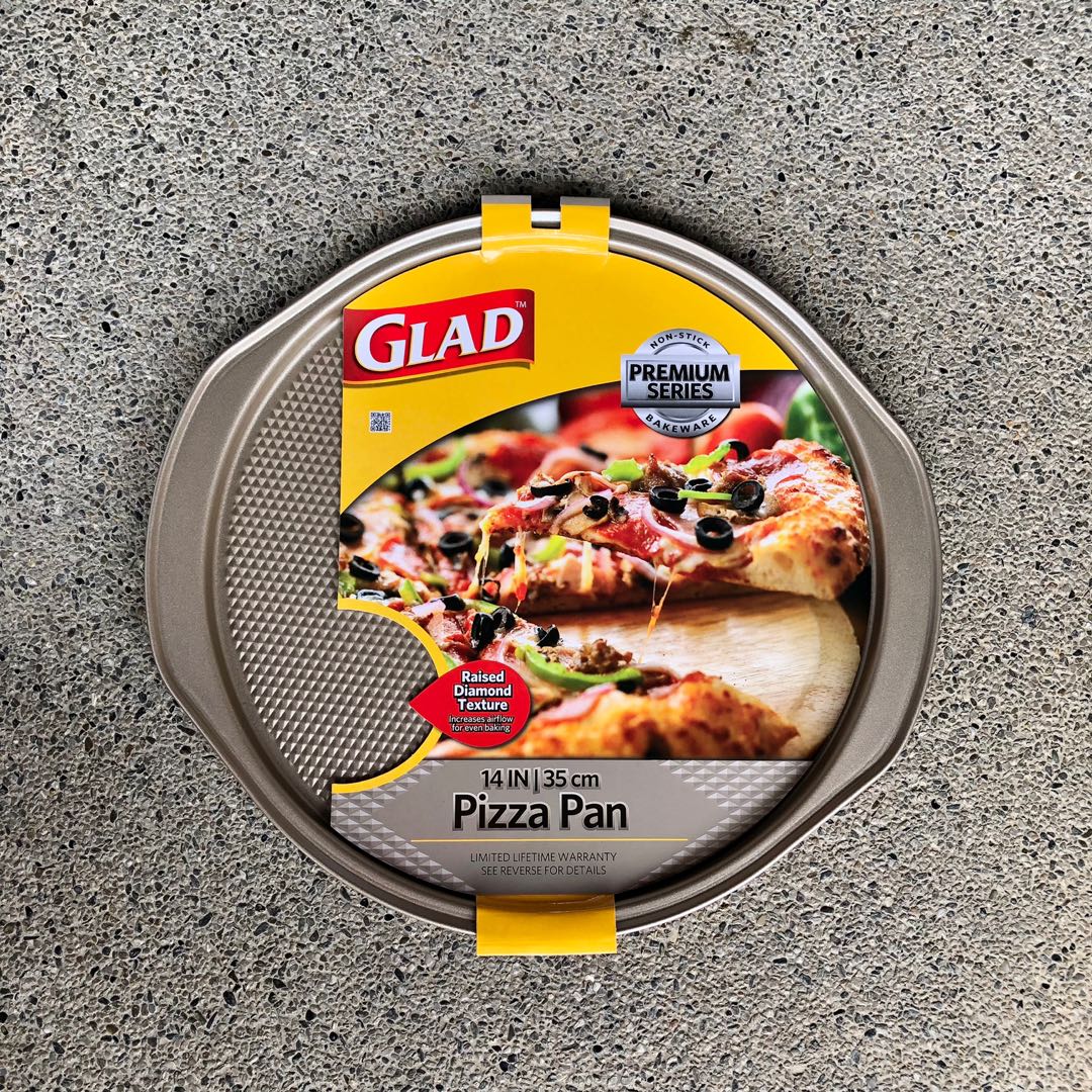 GLAD Pizza Pan (14”), Furniture & Home Living, Kitchenware & Tableware ...